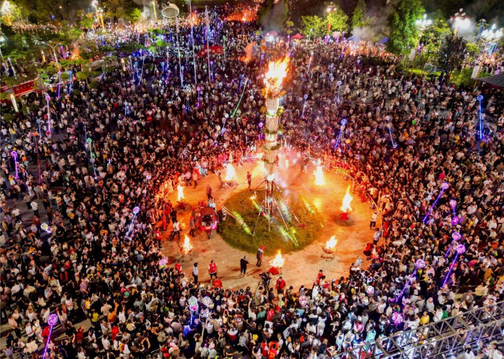 25 Ethic Minorities in Yunnan: Bai, Yi, Dai, Naxi, Hani & Miao